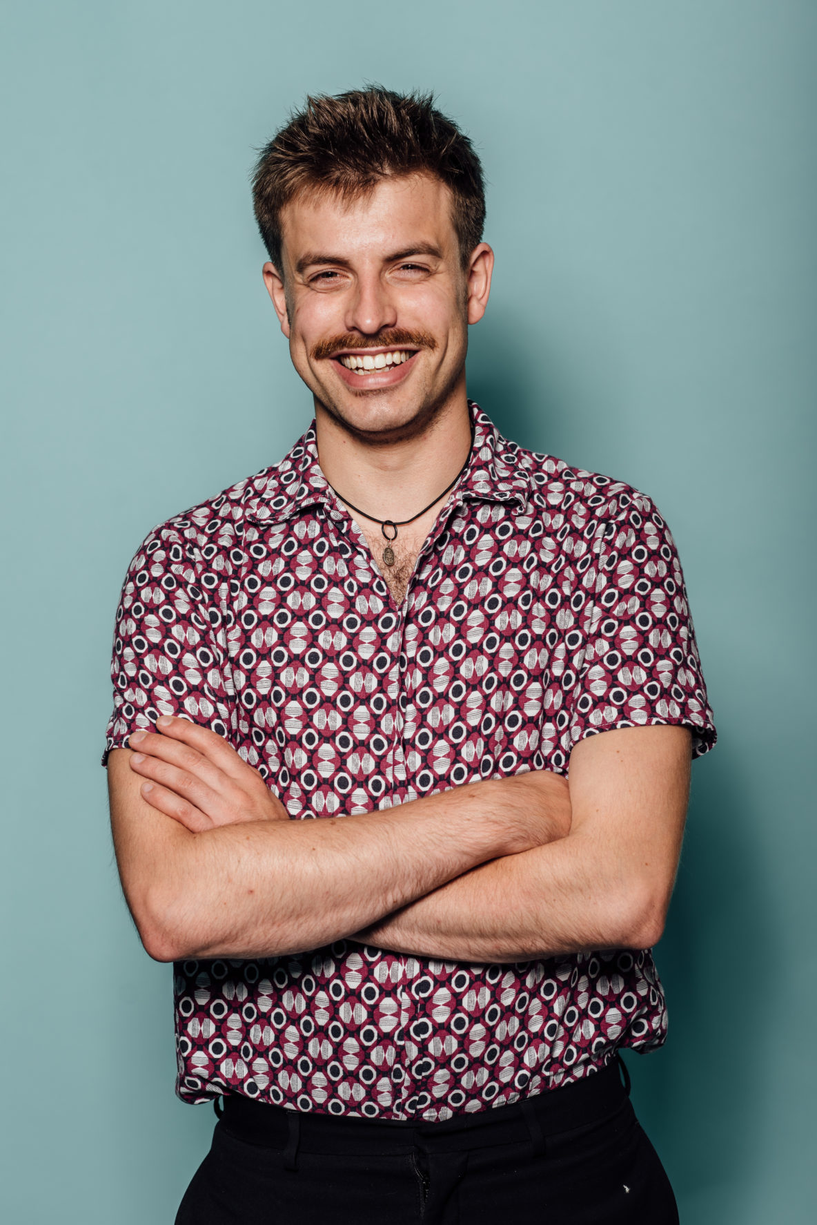 Nele Van den Broeck en Joost Oomen zijn meter en peter van onze jongste ...